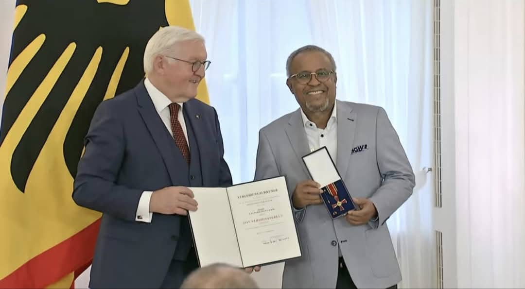 🇨🇲 JEAN PIERRE FÉLIX EYOUM HONORÉ PAR LE PRÉSIDENT DE LA RÉPUBLIQUE ...